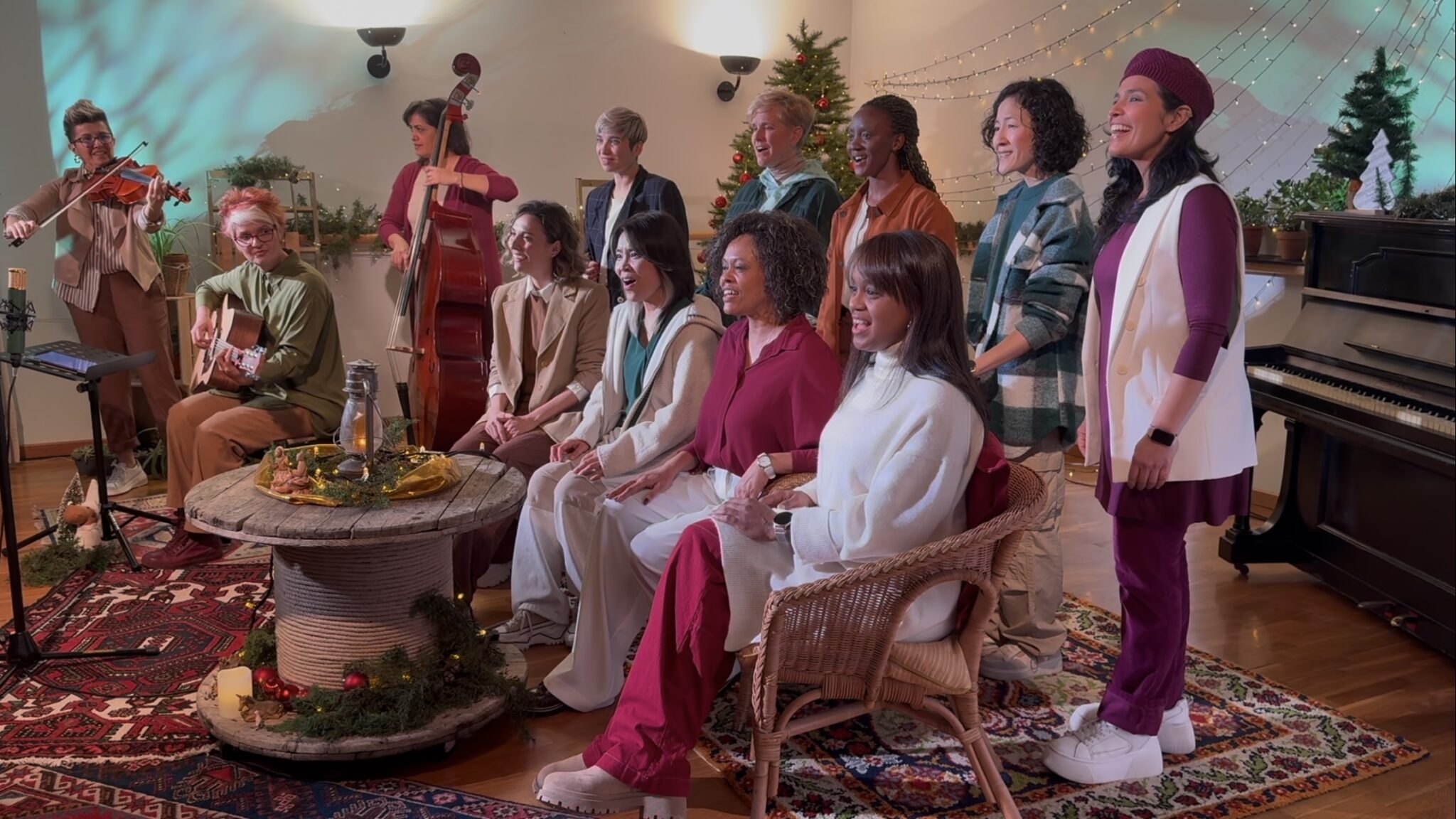 What Is Christmas Caroling? History, Music and Meaning | Gen Verde